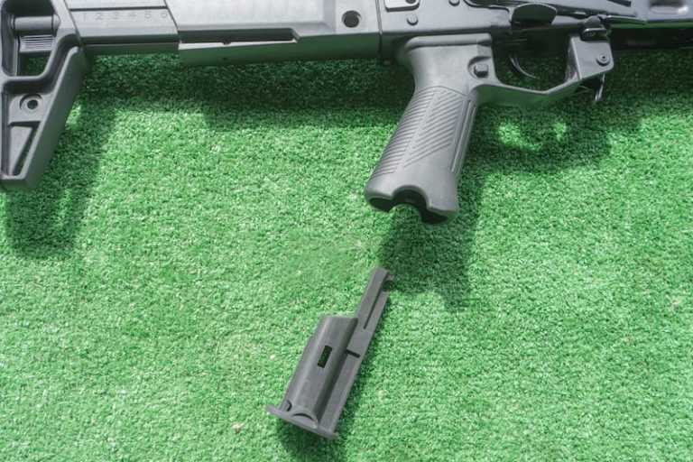 Ruska puška AK-12 M2020