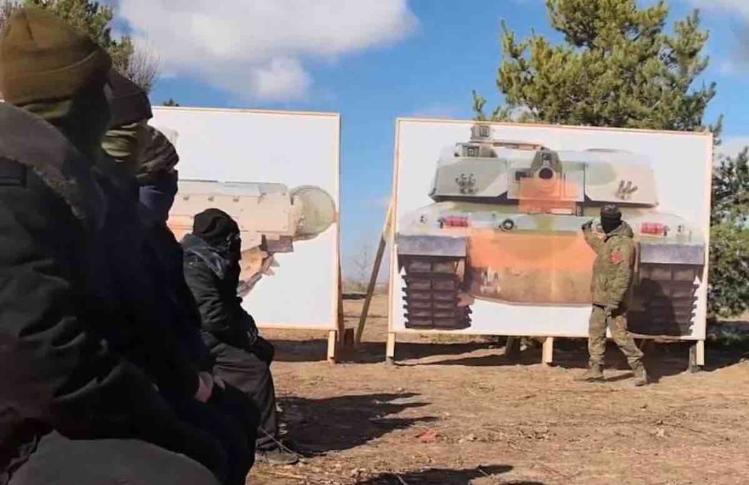 Špigl: Ukrajina dobila od Nemačke 18 glavnih borbenih tenkova Leopard 2 ...