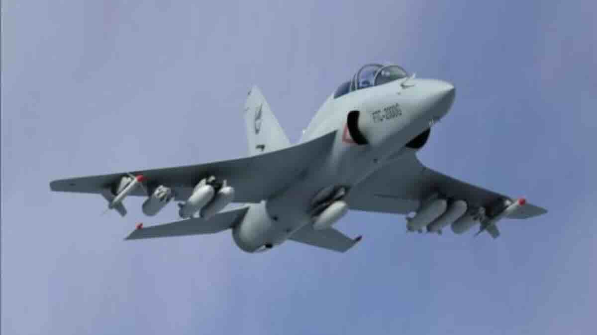 Kina lansira jeftine borbene avione FTC-2000G i L-15 koji prete ...