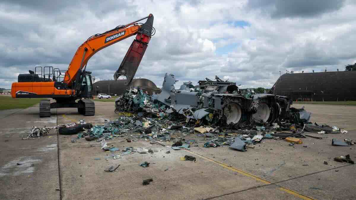Amerikanci uništili legendarni F-15B Eagle u Britaniji – kraj ere na ...